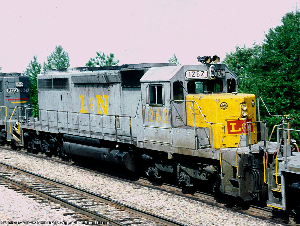 Louisville & Nashville SD40-2 #1262